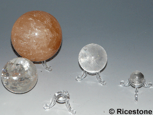 Anneau plastique sur pied Ø 22 mm, présentoir de sphère, œuf ou boule.