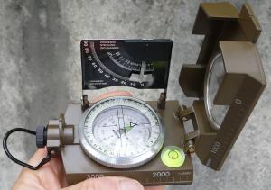 Boussole KONUSTAR-11 de relèvement - géologie - topographie - mesures ...